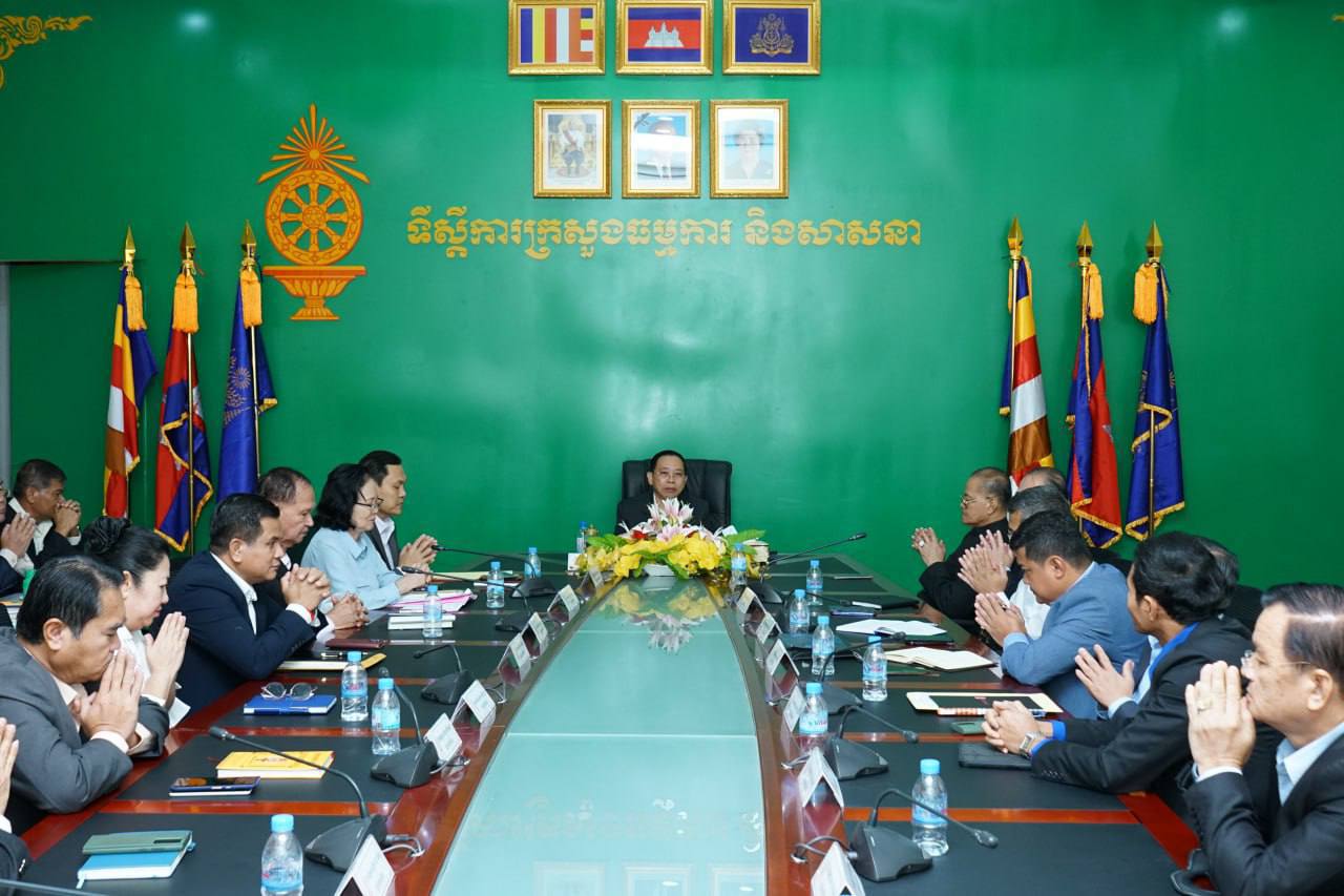 ឯកឧត្តម ចាយ បូរិន រដ្ឋមន្ត្រីក្រសួងធម្មការនិងសាសនា ...